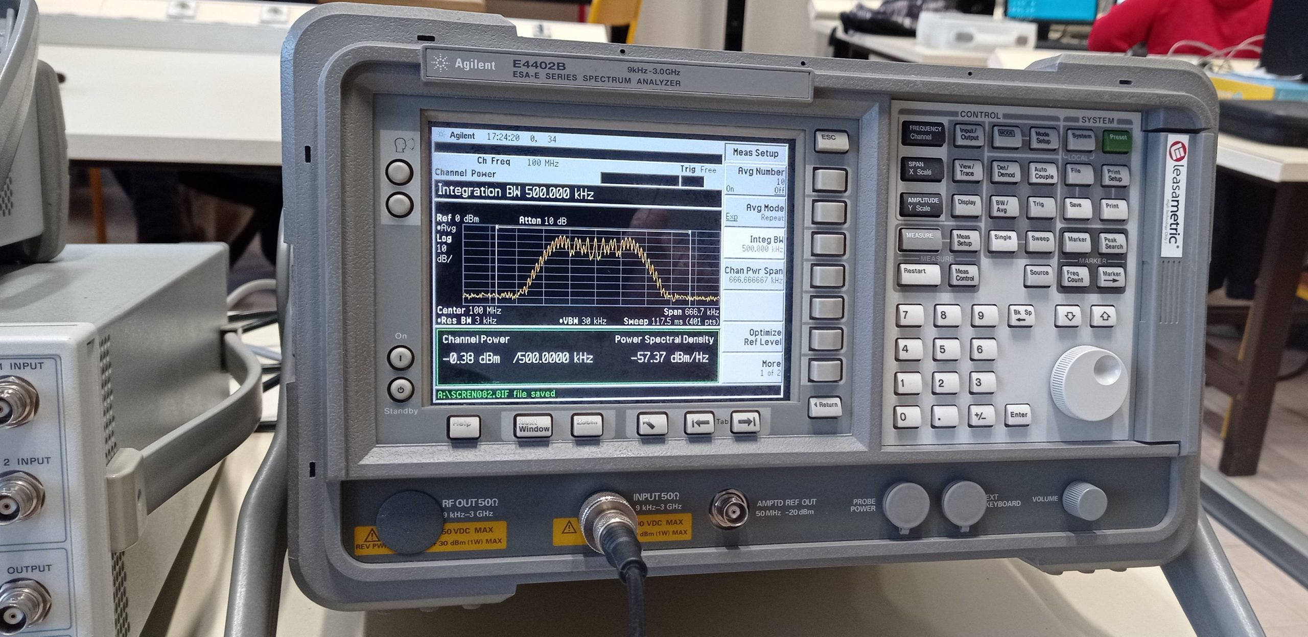 Au-delà du spectre… - Louis Reynier